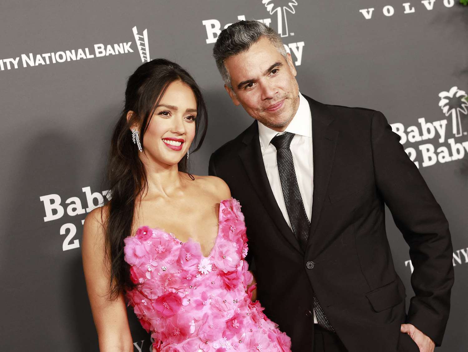 What Bra Size Is Jessica Alba? – Okay Trendy